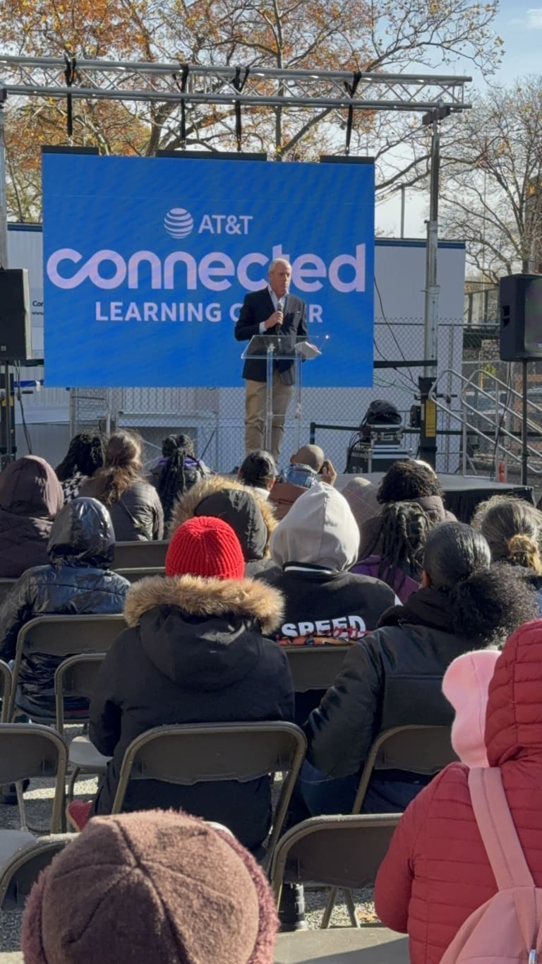 AT&T Connected Learning Center Launches in the Bronx to Help Bridge the Digital Divide - AT&T ...